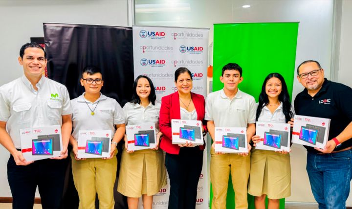 LOGIC Mobility | Movistar El Salvador y Logic donan 50 tablets